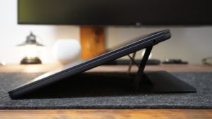 MOFT：MacBook用スタンド「Cooling Stand」をレビュー｜取付けていることを感じさせない超薄型&軽量スタンド！