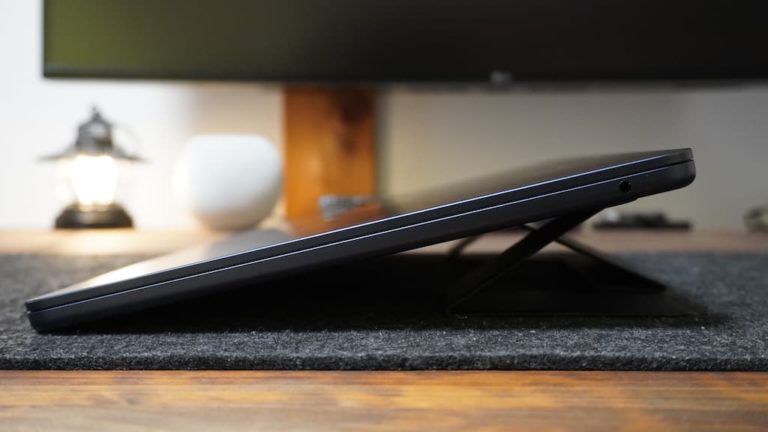 MOFT：MacBook用スタンド「Cooling Stand」をレビュー｜取付けていることを感じさせない超薄型&軽量スタンド！