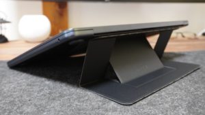 MOFT：MacBook用スタンド「Cooling Stand」をレビュー｜取付けていることを感じさせない超薄型&軽量スタンド！