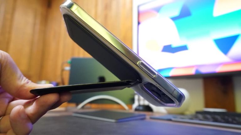 MOFT：FLASH Wallet&Standをレビュー｜MagSafe対応の2つ折りスタンドは交通系ICカードの提示にピッタリ！